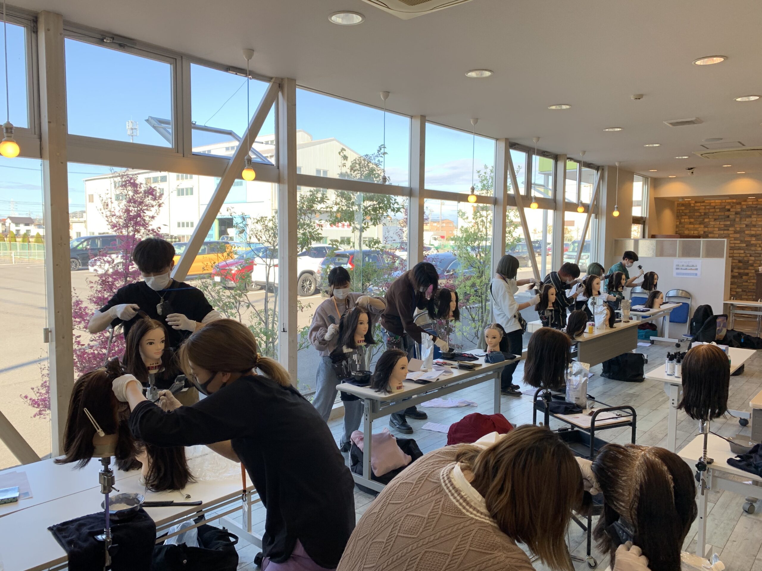 新卒も、第二新卒も、ブランクのある方もRAY Academyへ！ | レイフィールド（美容室・美容院）Hair&Beauty Rayfield